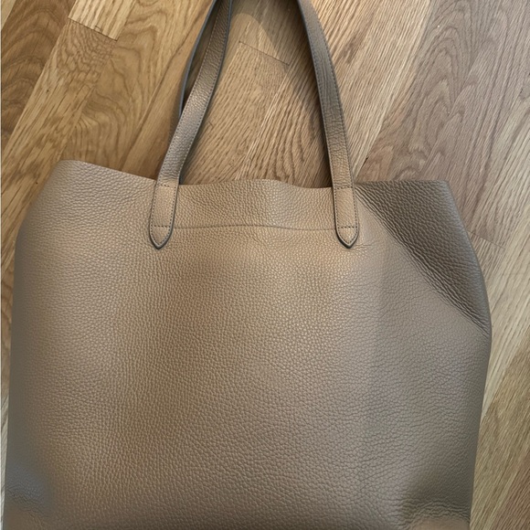 Cuyana | Bags | Cuyana Classic Structured Leather Tote With Insert ...